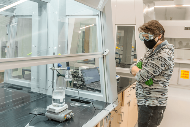 UNCG's NEW BUILDING EXPANDS BIOLOGY, CHEMISTRY TEACHING SPACE | College ...